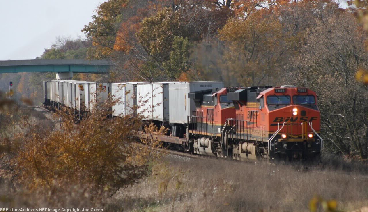 BNSF 7589